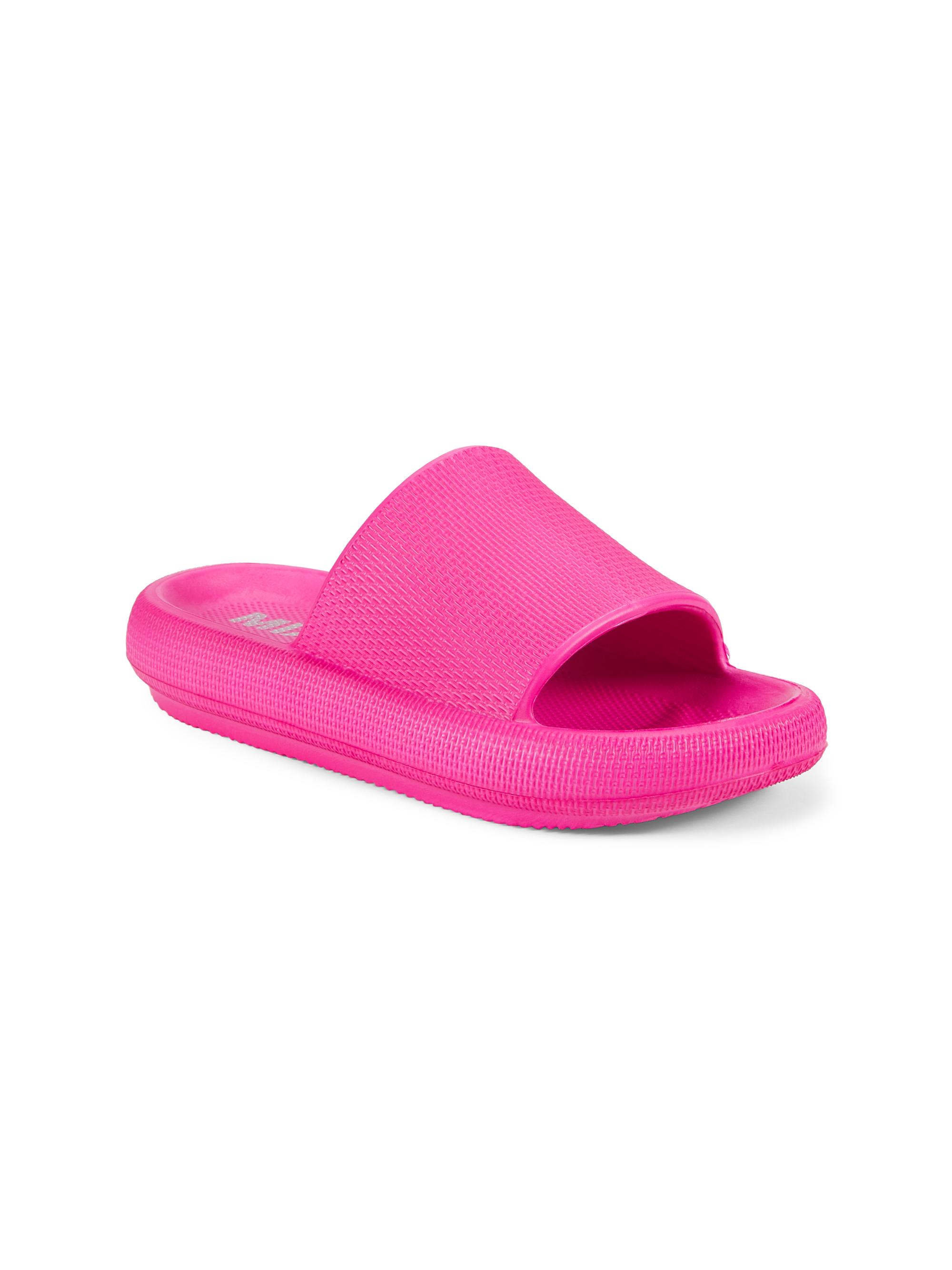 Click here for Mia Girls Little Elexa Textured Platform Slides -... prices